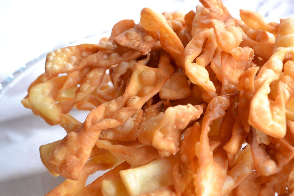 Faworki (chrusty) – Kobieta Wszechjedząca